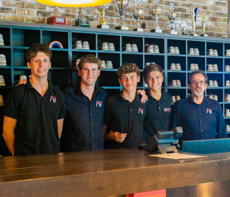 Over ons: 40+ jaar bowlingplezier | Bowling Almere